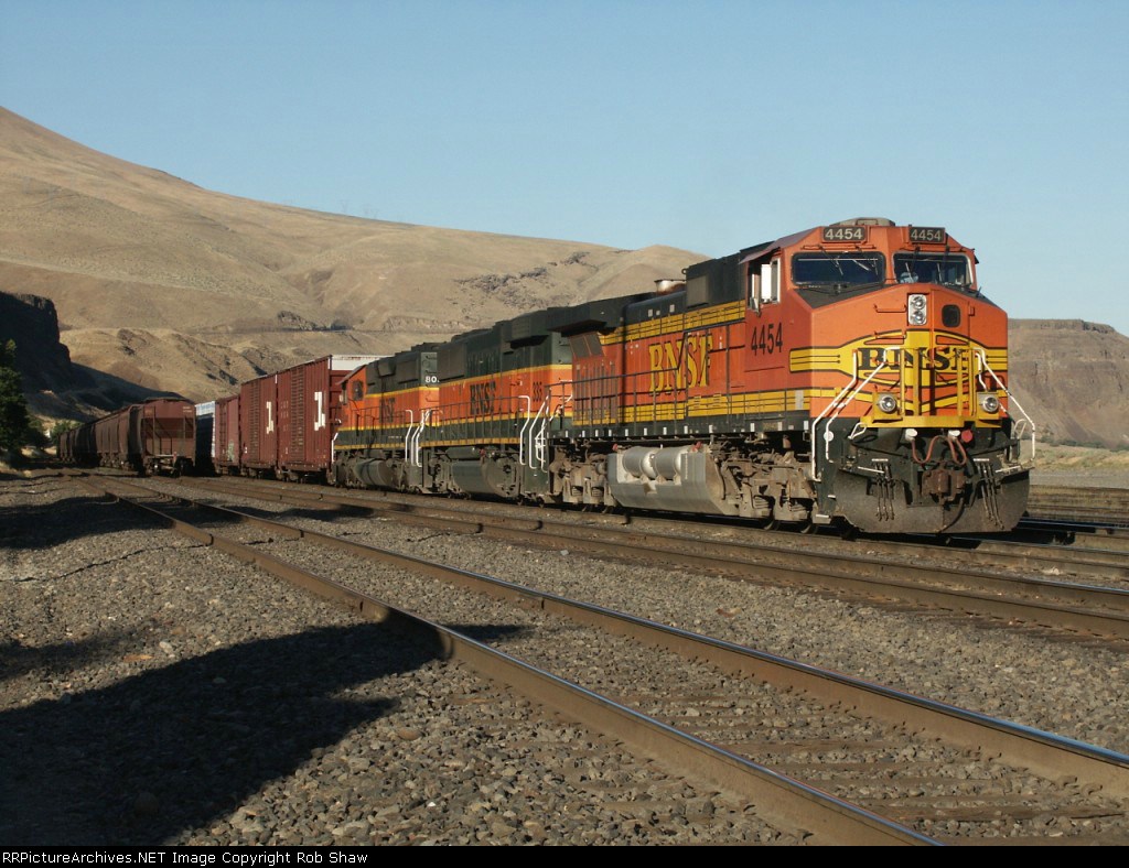 BNSF 4454